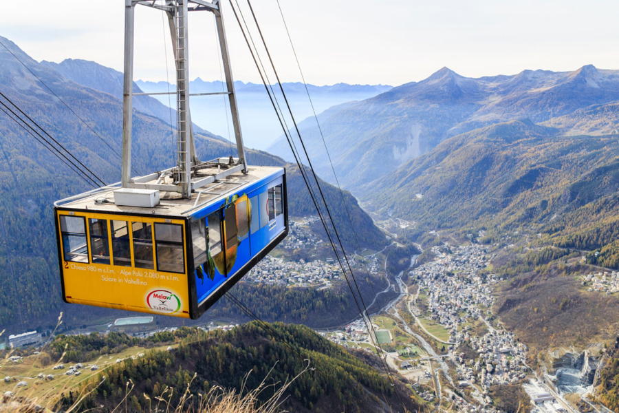 Sciare in Valmalenco con la più grande funivia del mondo | Touring Club ...