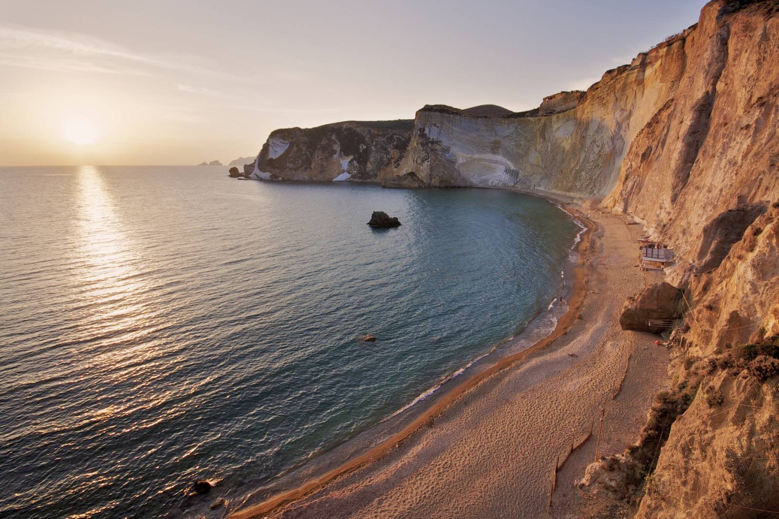 Le spiagge e il mare più bello di Ponza, Palmarola e Ventotene ...
