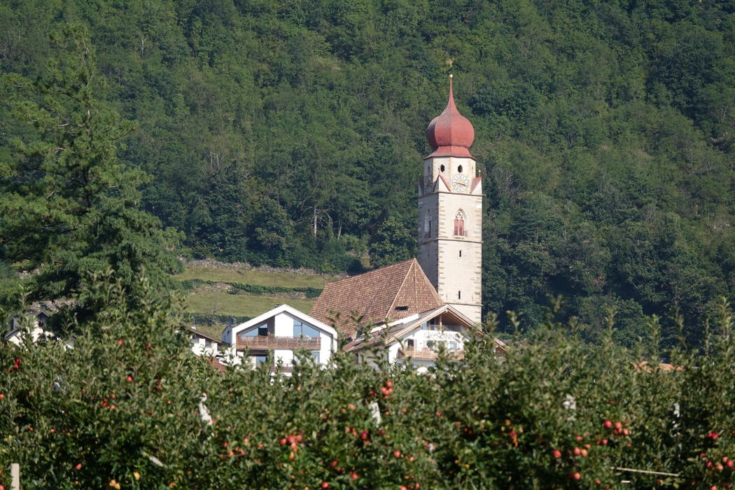 A Parcines, in Alto Adige, per un antichissimo albergo, camminate e tre ...